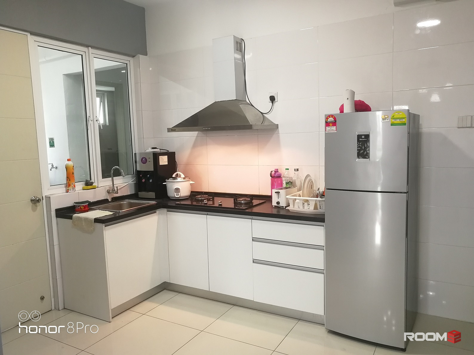 Master bedroom with private WC The Regina Residence Subang USJ 1 - RoomSOS