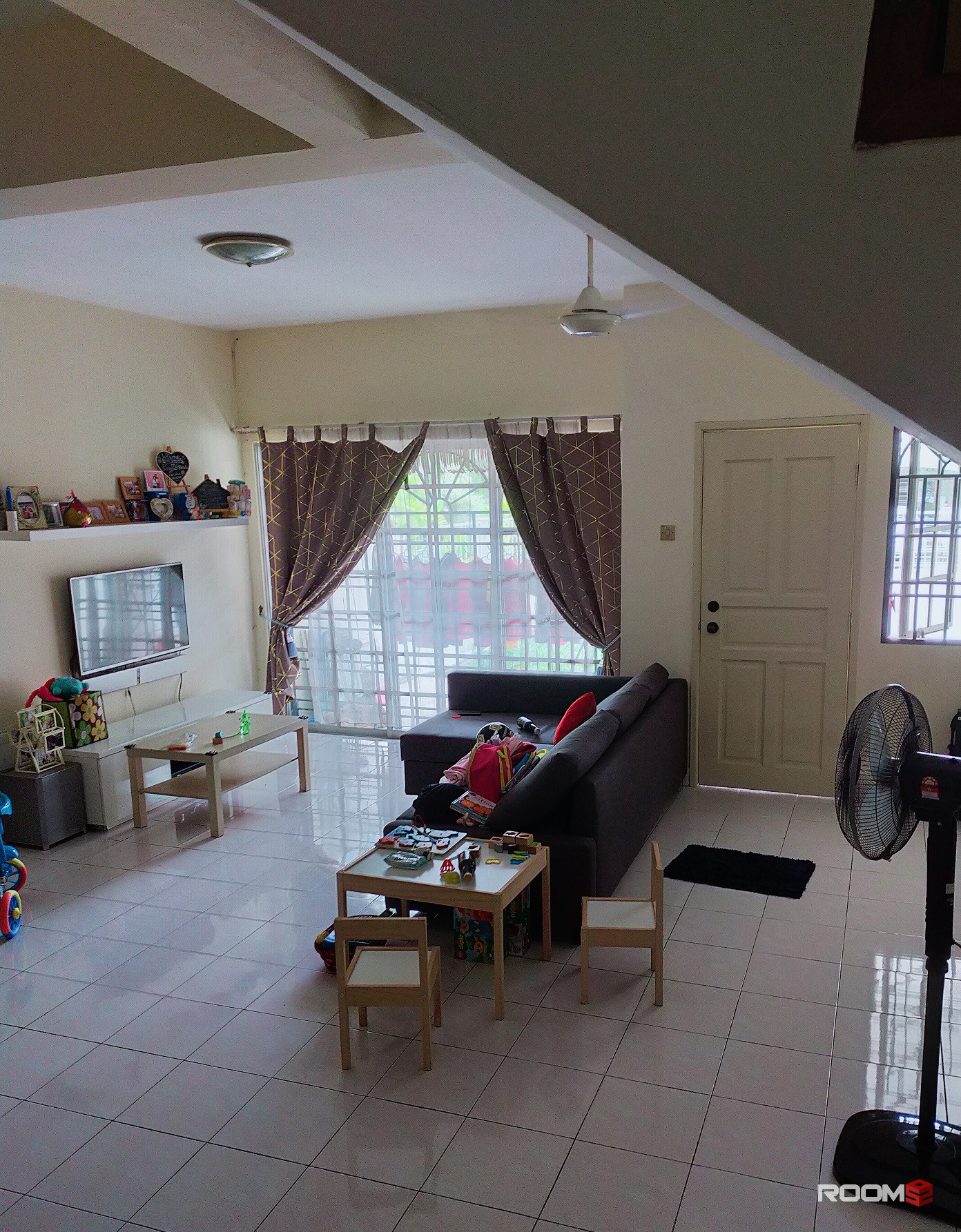 [Direct Owner] Middle private room with attached bathroom at gated ...